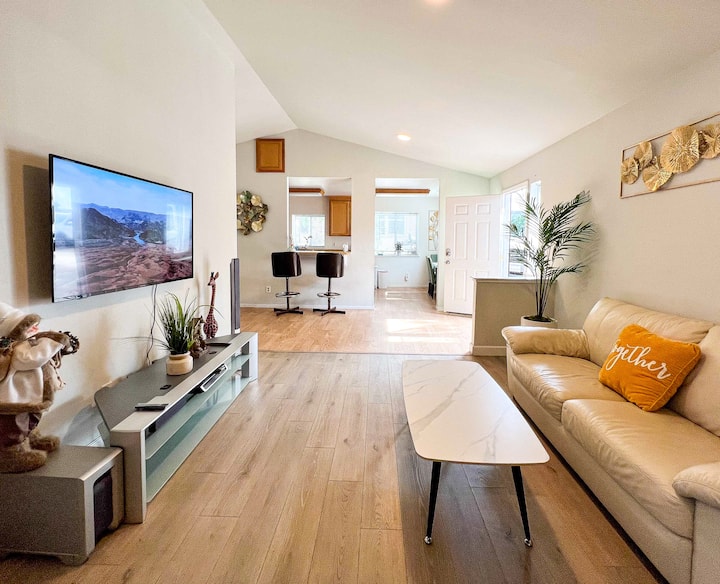 3br House Near Bart, Csu | Full Kitchen & Parking - Hayward, CA