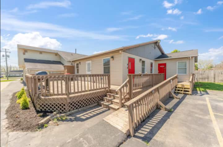 Spacious Parking Huge Patio Bbq Laundry - Lancaster, NY
