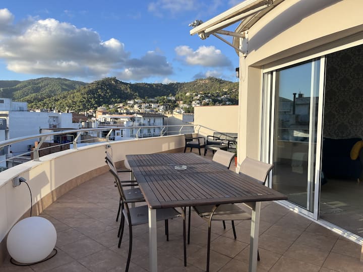 Bonito Apartamento Con Terraza En Tossa De Mar. - Tossa de Mar
