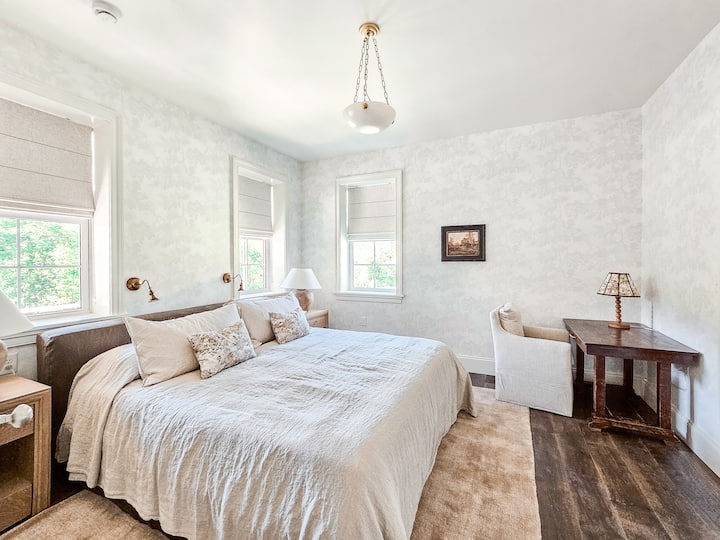 Luxe Stay Along Mahantango Creek: Boutique Cabin - Lake Tobias Wildlife Park, Halifax