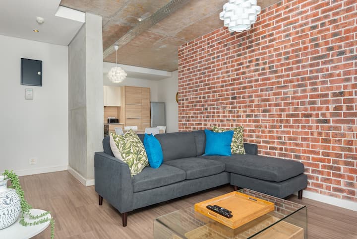 Chic 2-bed In The Heart Of Century City - Cidade do Cabo