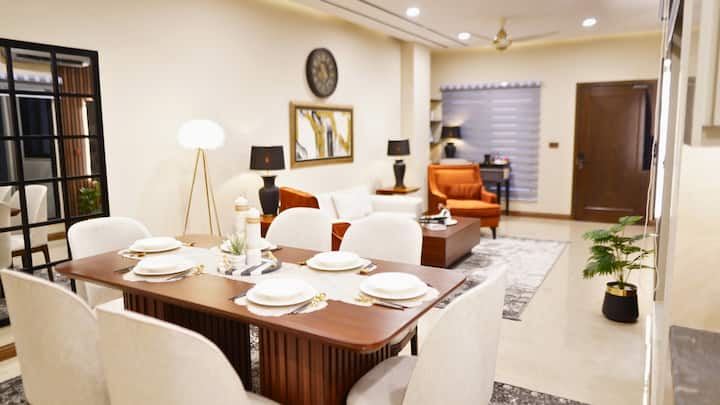 Luxury Designer 2bhk I Rooftop Pool And City Views - イスラマバード