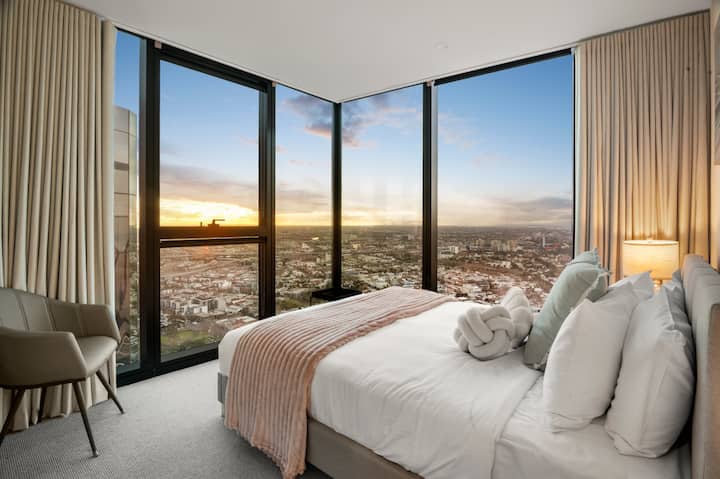 Unforgettable Level 61 Cbd Views 3br W/pool & Gym - Melbourne