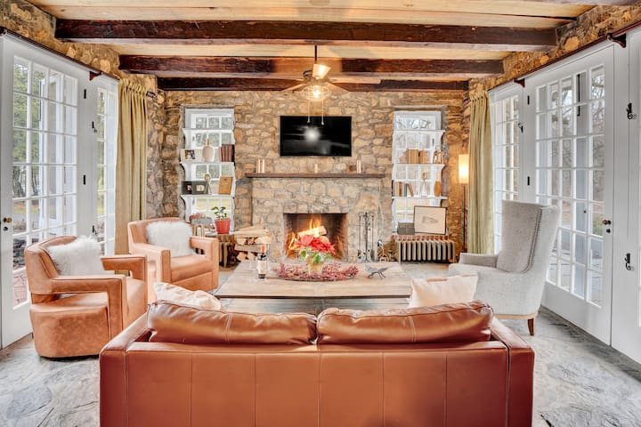 Historic Colonial Retreat | Colonial Room 1 - New Hope, PA