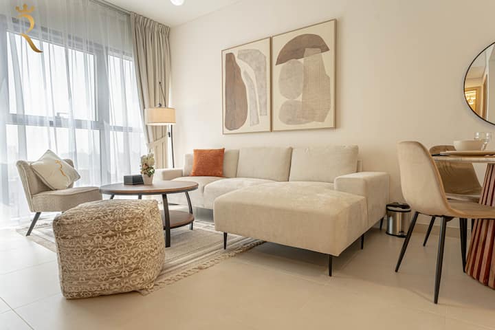 Stylish 2-bedroom Stay | Radiant Square - Abu Dhabi