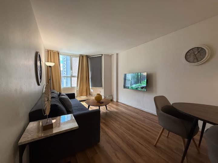 Affordable 1br | Prime Spot By The Metro! - Lasalle