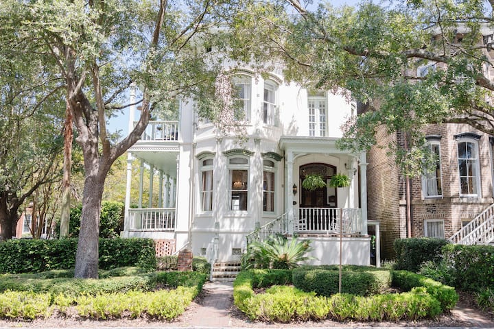 The Mint Julep Estate - A Historic Residence - Savannah, GA