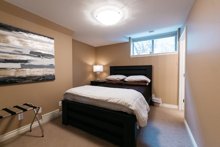 Serene And Spacious Lakeside Walkout - Red Deer