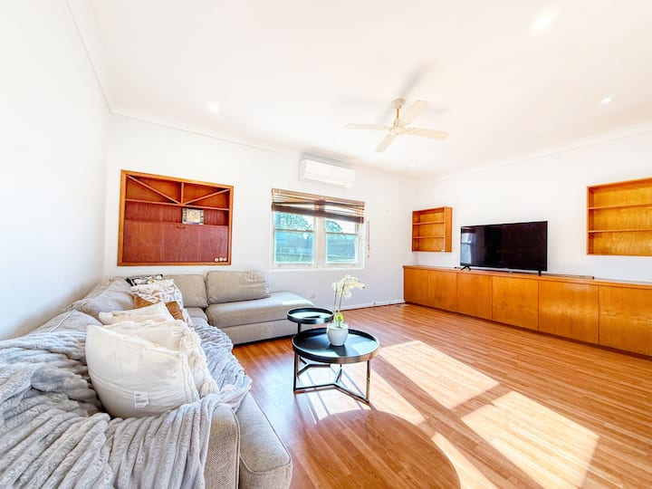House In Great Location: Shopping/parking/garden - Sydney