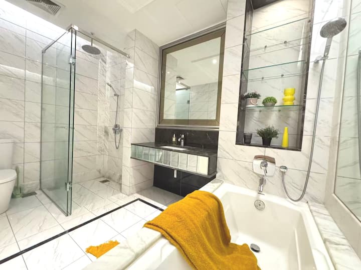 Dorsett Residence 5pax | Bathtub Netflix & Skypool - Petaling Jaya