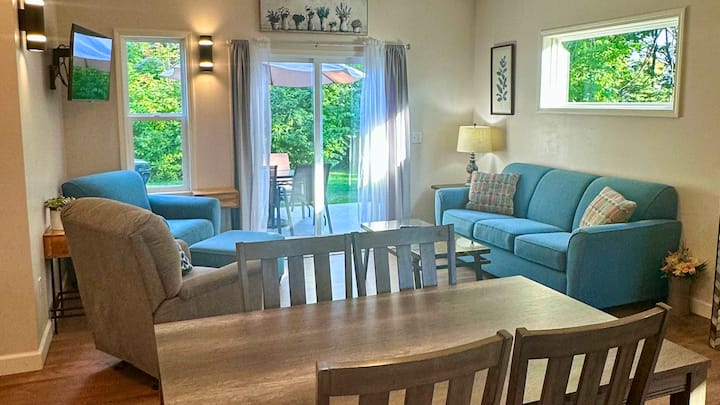 Destination Leisure – Cottage A - Mitchell State Park, Cadillac