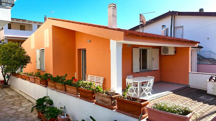 Independent Cottage With Courtyard And Parking - Siniscola