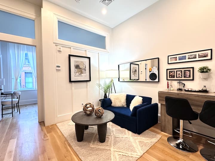 Morden Suite | Sleeps 4 | Near Brown & Hospitals - Providence, RI