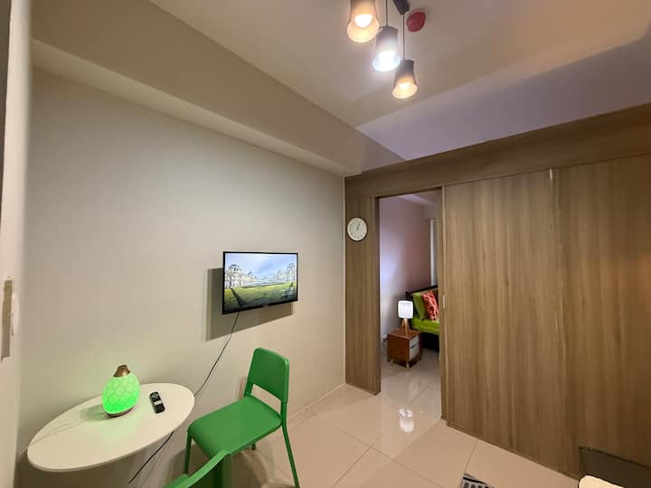Cozy 1br W/ City View • Pool • Near Airport & Mall - Parañaque