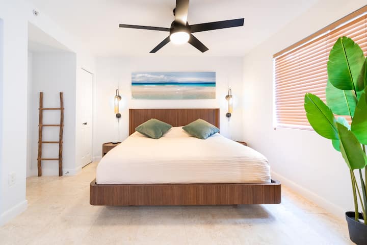 Sofi New! King Bed, Beach, Bbq, Gated - Miami Beach, FL