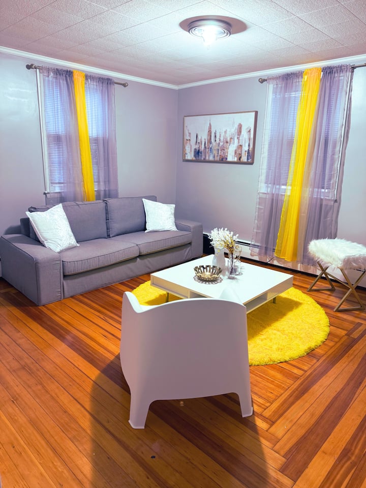 4br House A/c Fireplace, Wash/dry, Parking, Wifi - Providence, RI