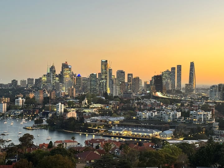Wow! Sydney Harbour Bridge & Harbour Views - Willoughby