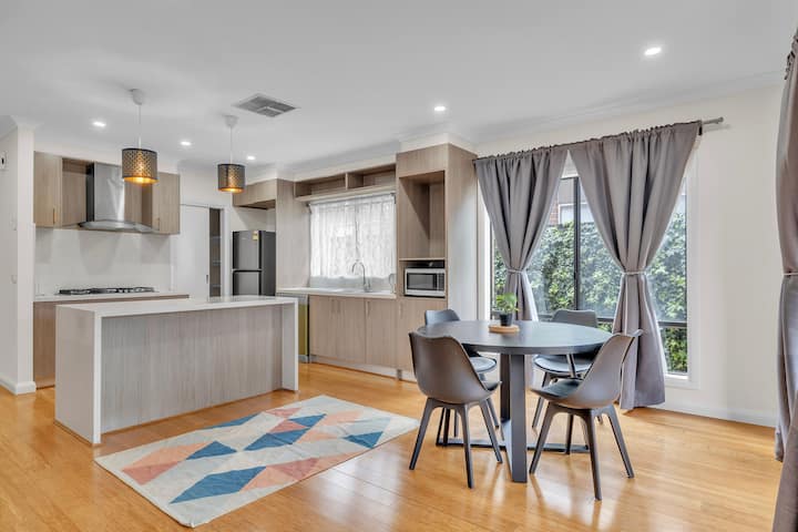 Cozy Retreat In The Heart Of Craigieburn - Donnybrook