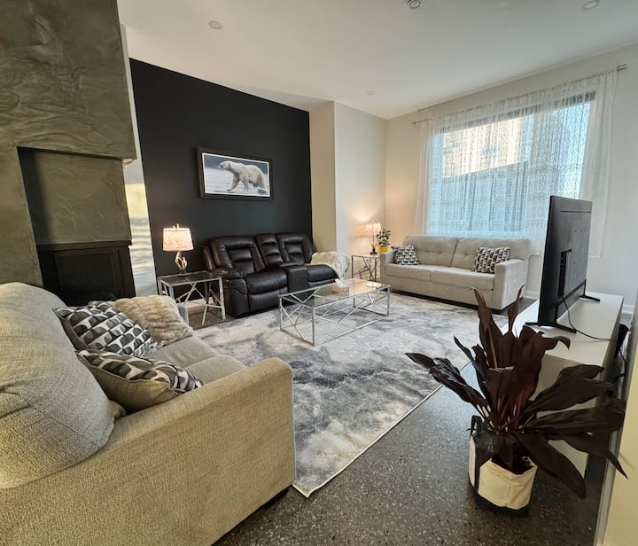 Modern House With Aurora Views - Yellowknife