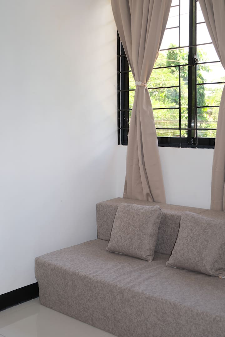 Balai Ni Eve–streetview 2br Flat W/ Kitchen+wi-fi - Puerto Princesa