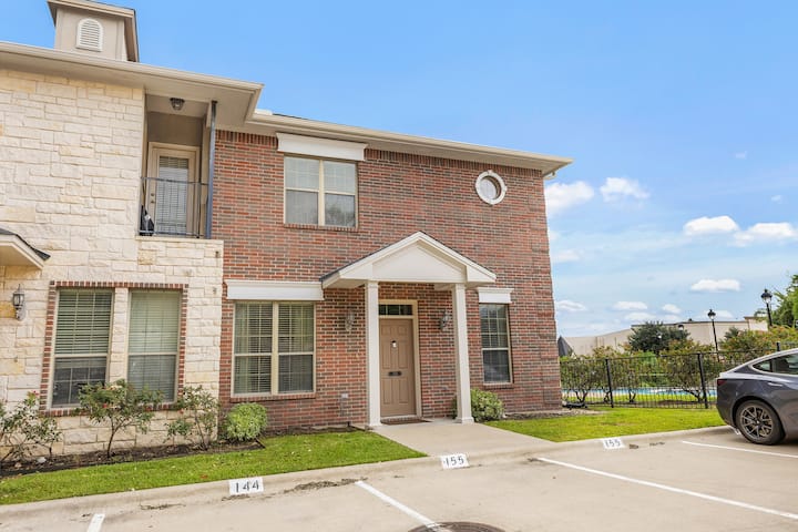 Aggie Gameday Townhouse Rental - College Station, TX