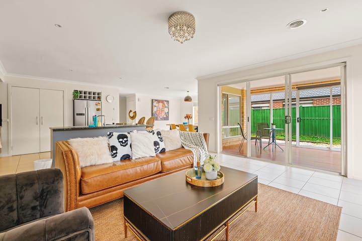 Stayau Modern Sanctuary Mins From The Ct & Airport - Point Cook