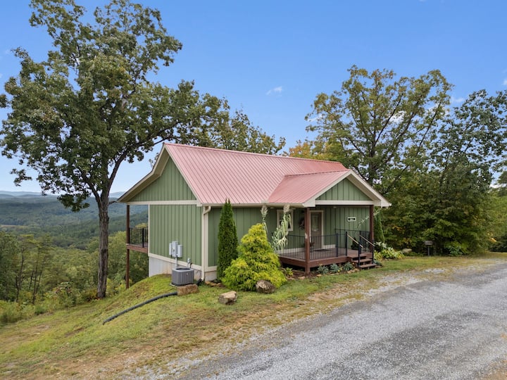 Mountainside Retreat With Stunning Views - Ocoee, TN