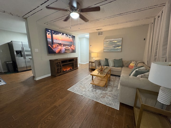Cozy 3br Coastal Retreat | Near Tampa & Beaches - Apollo Beach, FL