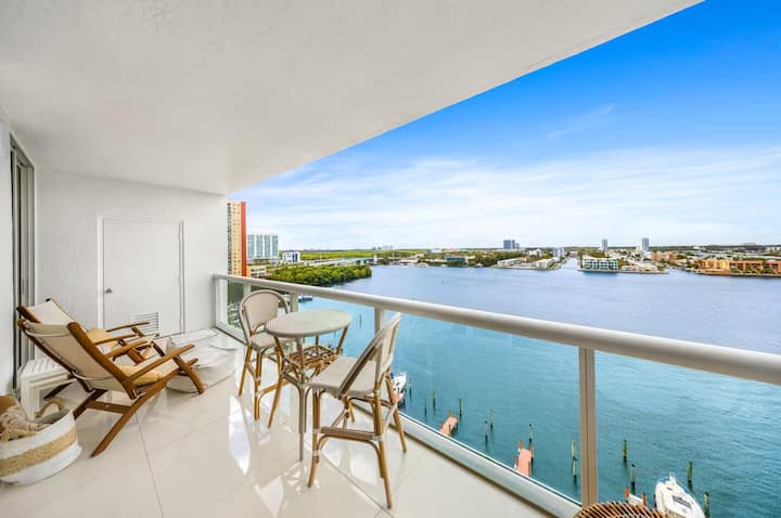 Waterfront 2br Unit | Bayview + Pool+ Hot&nbsp;Tub+ Gym - North Miami, FL