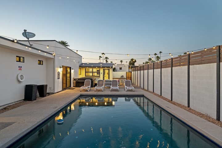 Heated Pool & Spa · Pool Table · 5 Min Old Town - Scottsdale, AZ