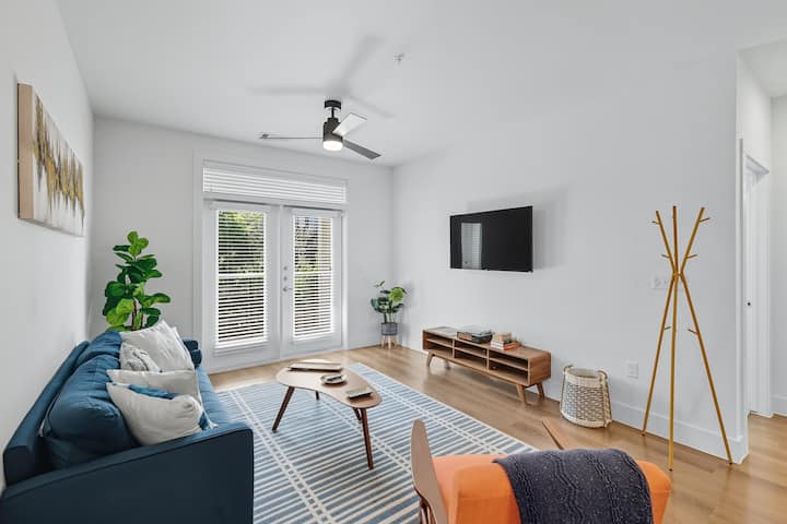 336 Chic 2b2b Near Stockyards | Pool/gym, Golf Sim - Riverside Drive – Fort Worth
