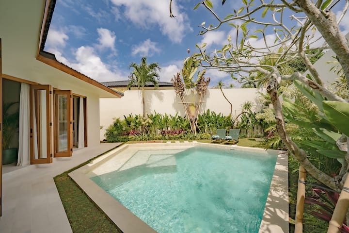 2br + Large Pool Hideaway Escape Near The Beach - Australia