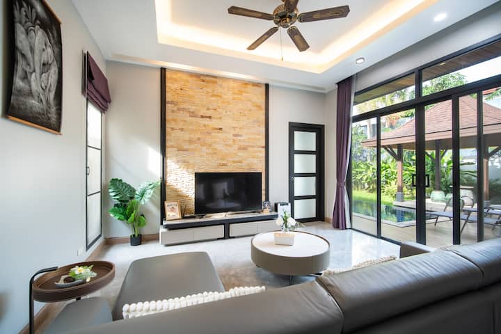 #70 | Four-bedroom Villa | Private Swimming Pool - Phuket