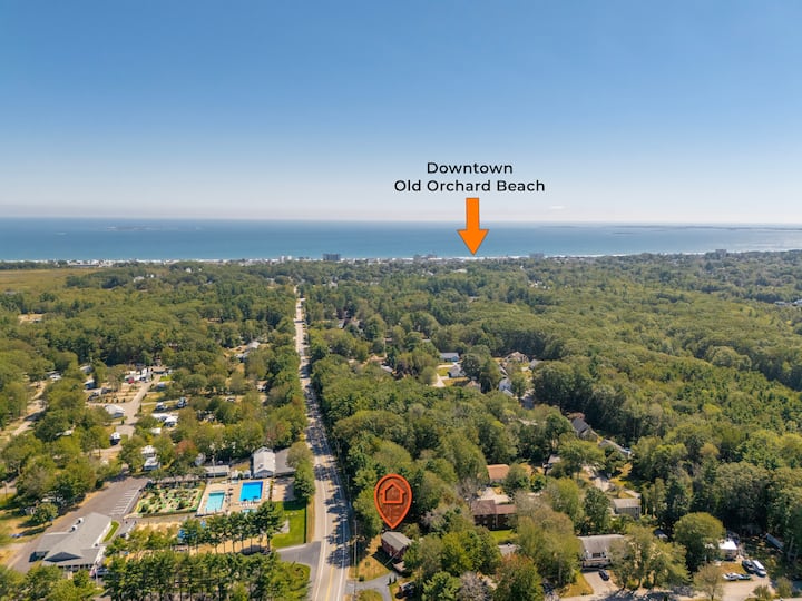Minutes To Oob! Firepit & Deck | Dogsok | Sleeps10 - Old Orchard Beach, ME