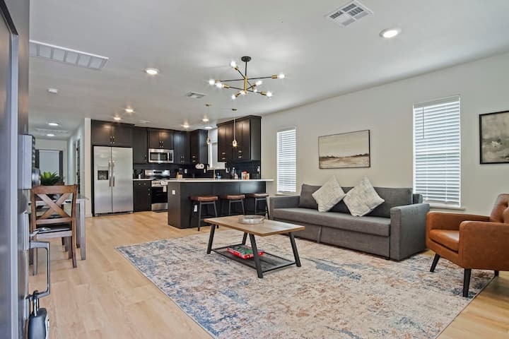 Brand New Brick Escape Close To Downtown & Capitol - Oklahoma City, OK