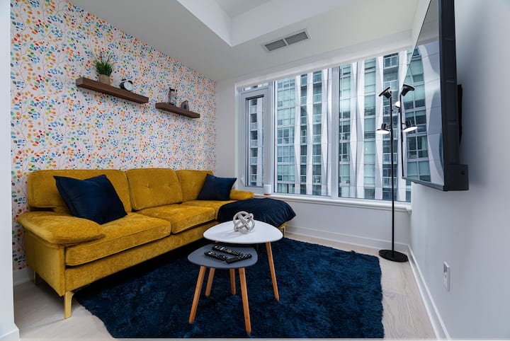 Chic Yorkville Condo • Sleeps 3 • Prime Location - Toronto
