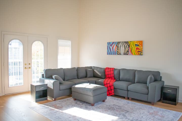 Karibu Home Comfort Retreat, Close To 401/407/412 - Ajax