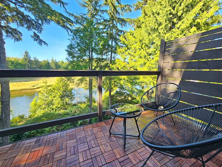 Views Of Spring Cove! • Rainforest Loft - Ucluelet