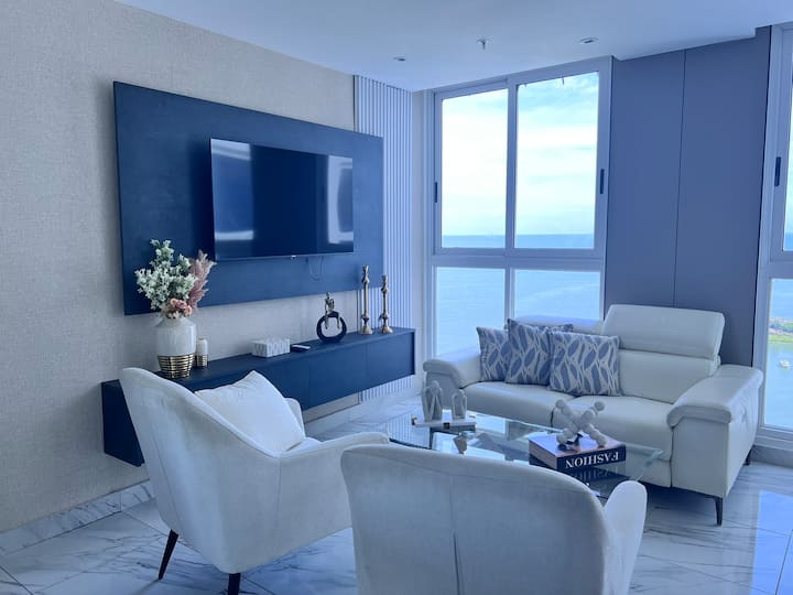 Modern Apartment On A Coastal Strip Facing The Sea - Panama