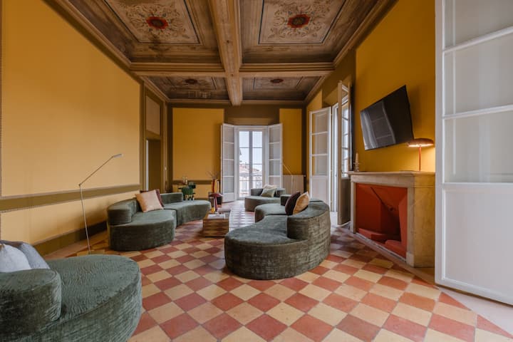 Unique Bologna Penthouse With Frescoes And Charm - Bologna