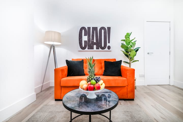 Stylish 3 Bedroom House - Ideal For Work Guests - Newcastle-under-Lyme