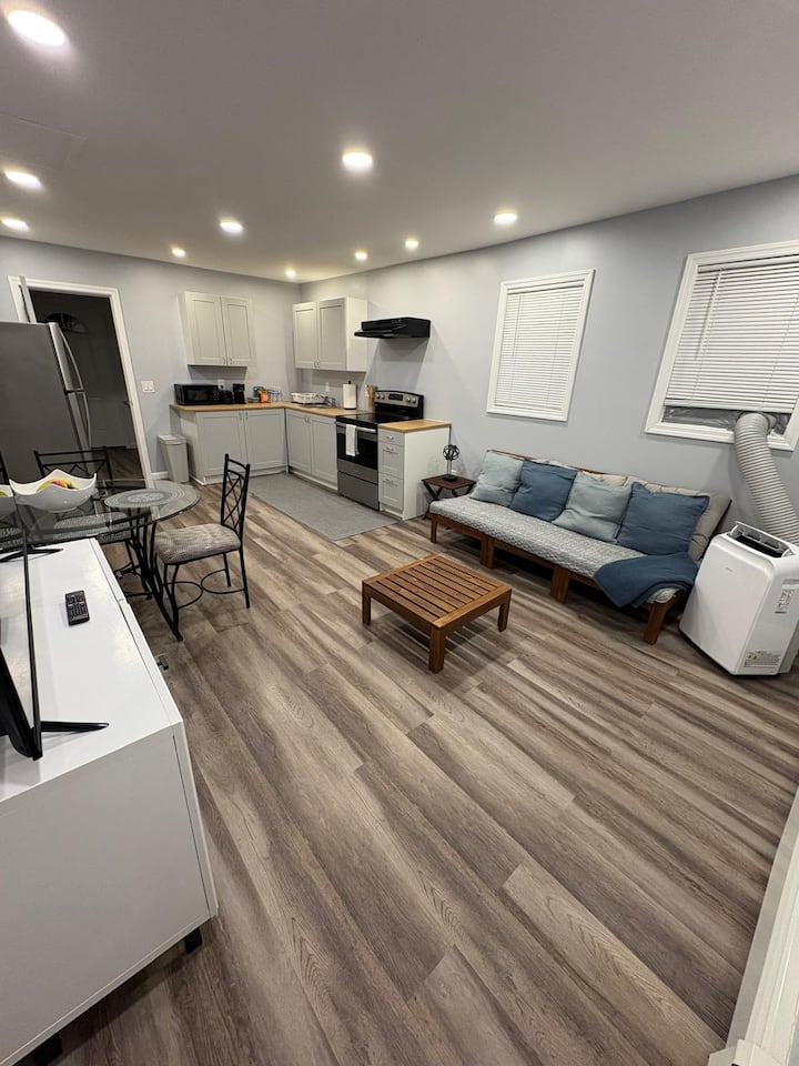 Bright And Cozy Apartment In A Prime Location - Massapequa, NY