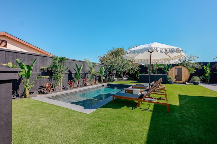 Pool, Sauna, Hot Tub · Lyon's Den - Petco Park - San Diego