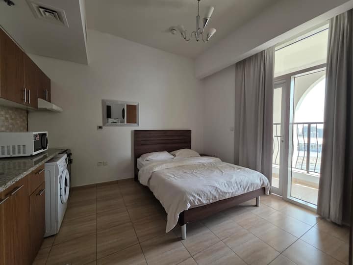 Cozy Studio Retreat – Jvc District 12 - United Arab Emirates