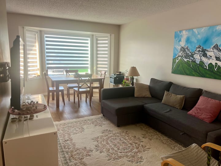 Bright 2 Bedroom Unit In Airdrie - Airdrie