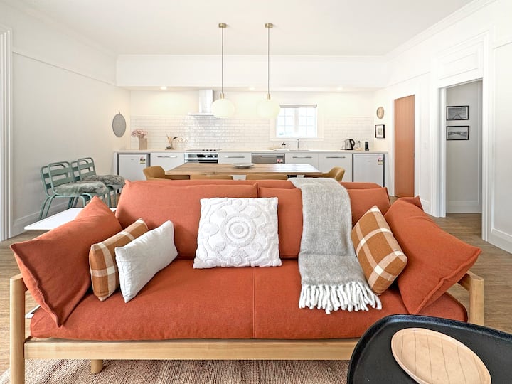 Card House - Guest Cottage - Greytown