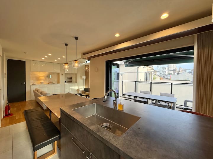 【渋谷まで1駅】世田谷区/三軒茶屋駅徒歩7分/100㎡/最大12人/駐車場付/築4年/balcony - Shinagawa