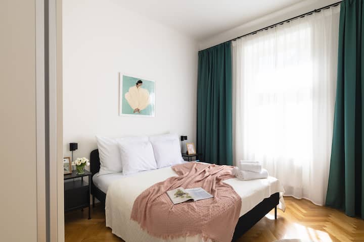 New! Center Trendy Home: Park, Cafés&city Life - Prague