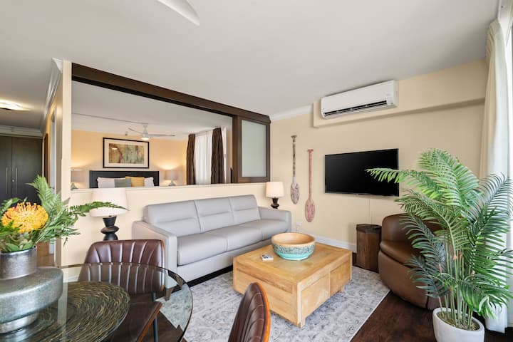 2 Bed/1 Bath, 2 Blocks To Beach! Washlet! Rbw51 - Honolulu, HI