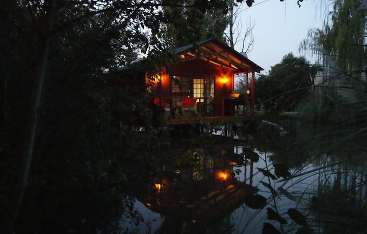Swan-lake Cabin - Bloemfontein